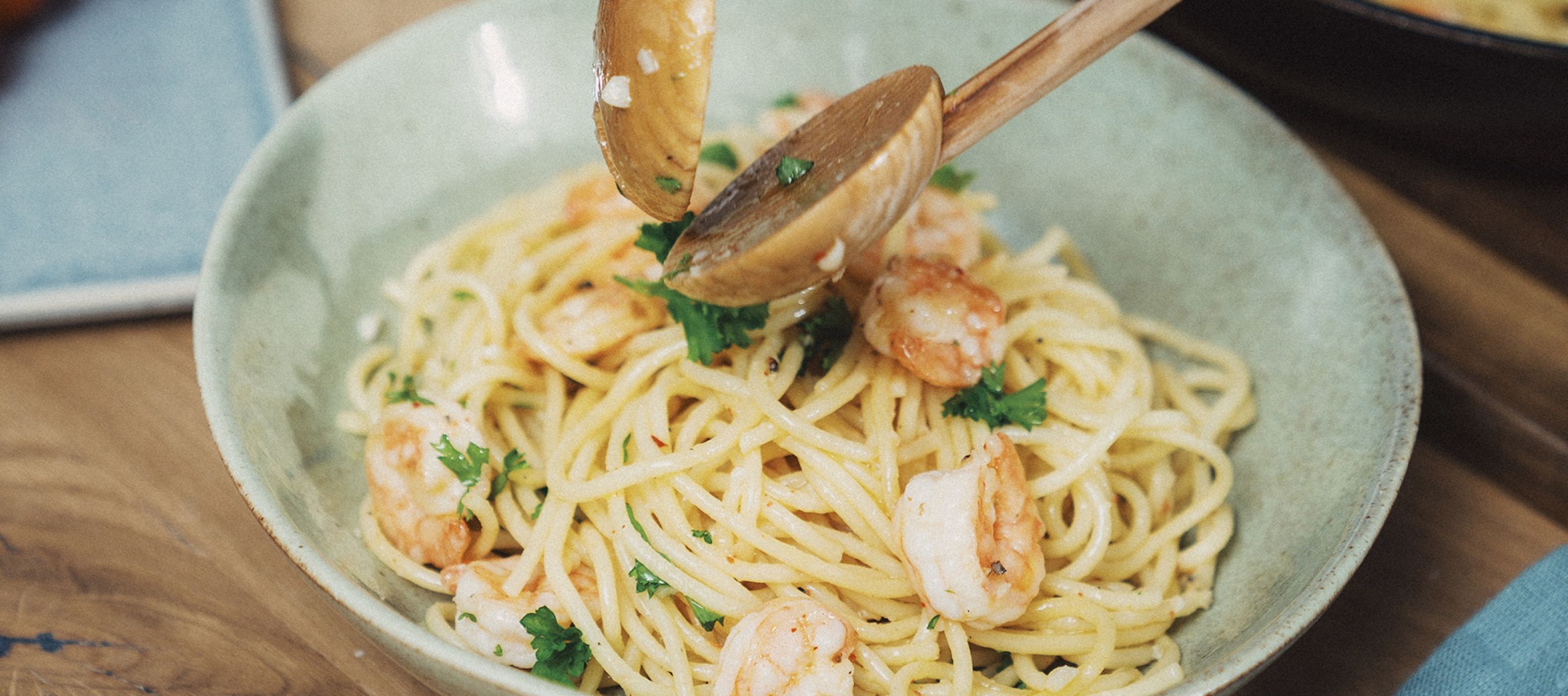 Spaghetti mit Scampi in Butter-Weißweinsauce & Bruschetta Rezept ...